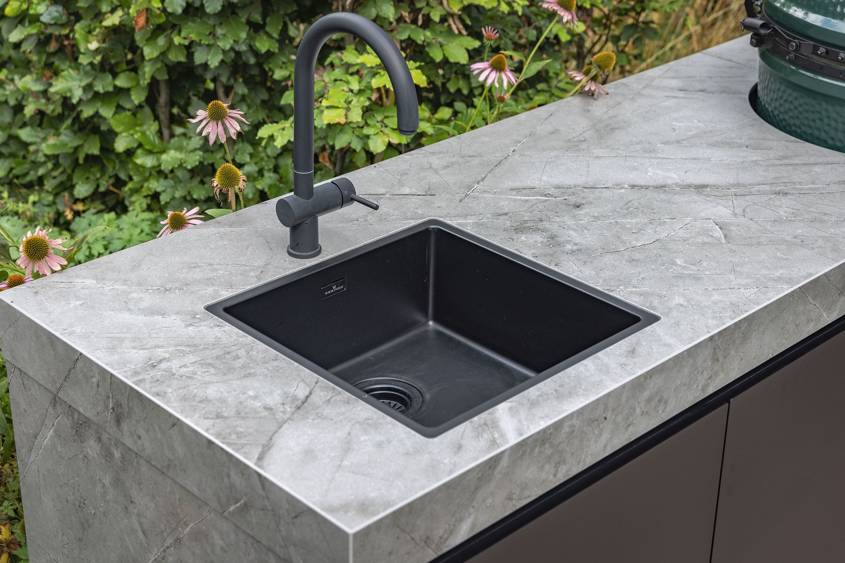 Complete kitchen with PITT cooking | Garden Vision