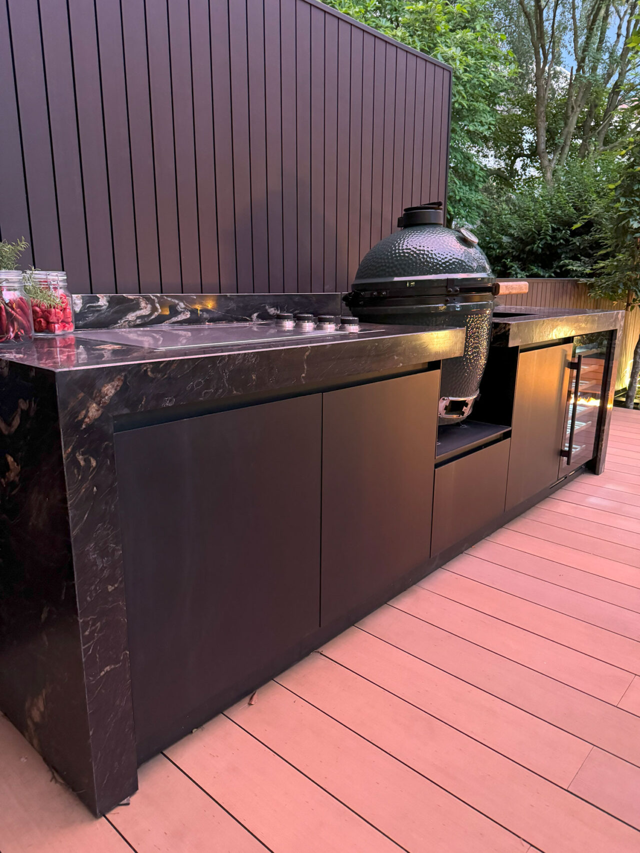 Marble outdoor kitchen with allure | Garden Vision